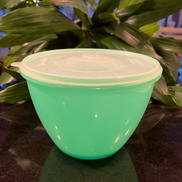 Tupperware | Kitchen | Vintage Tupperware Bowl With Lid Green | Poshmark
